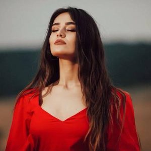 Elif Buse Doğan kimdir, nereli, kaç yaşında, boyu, estetiksiz hali?